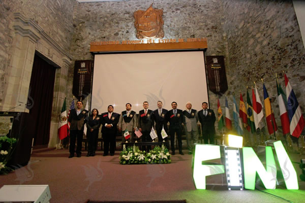 Profesor Honorario Visitante Josh Haner