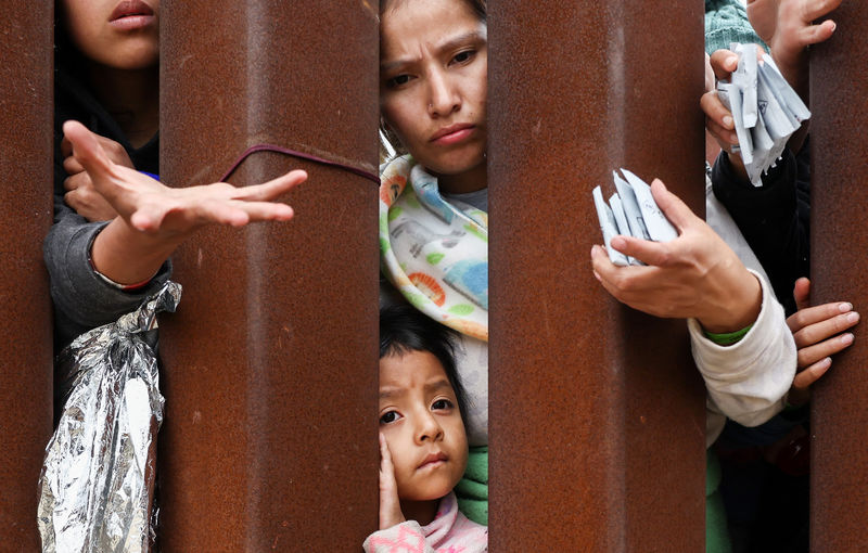 SUMA Noticias - EU dice que ingresos de migrantes desde México caen a ...